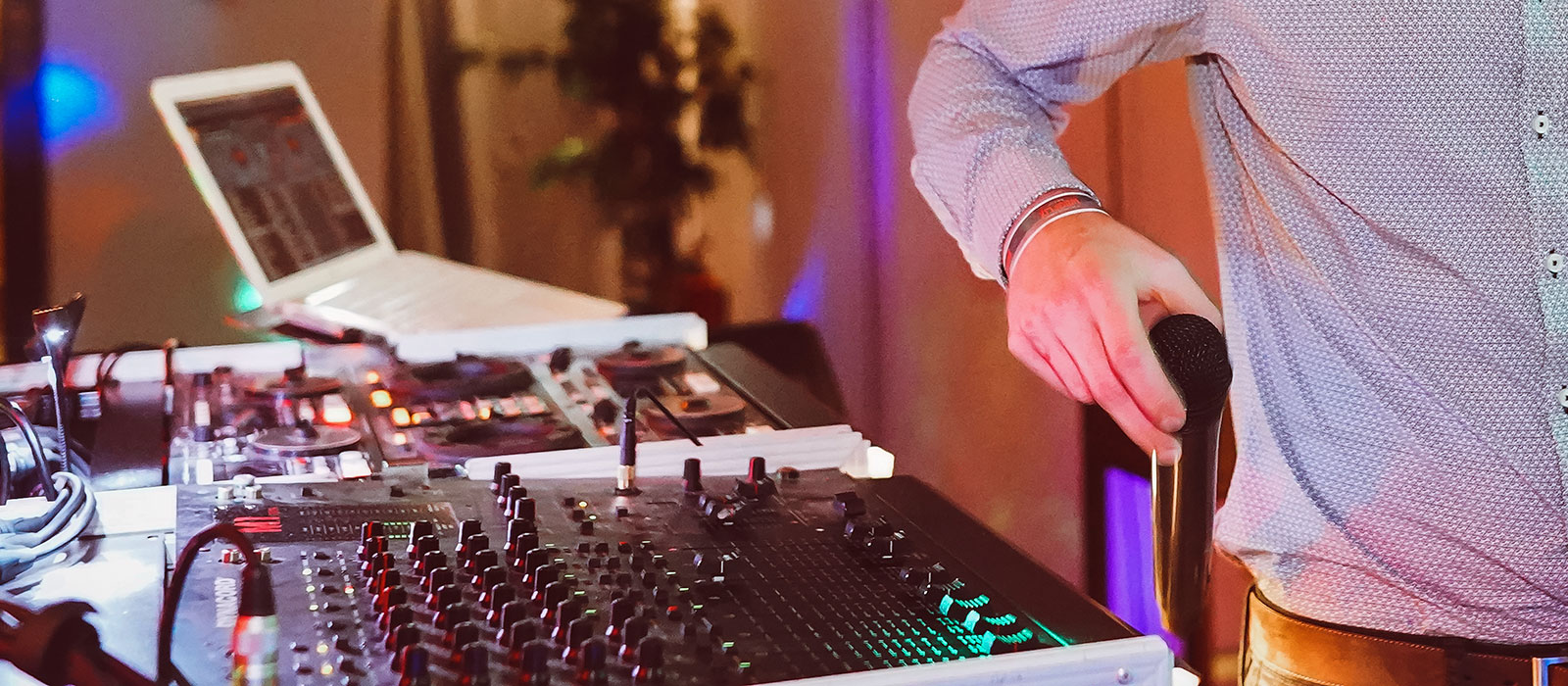 Moderation - DJ Team Flash